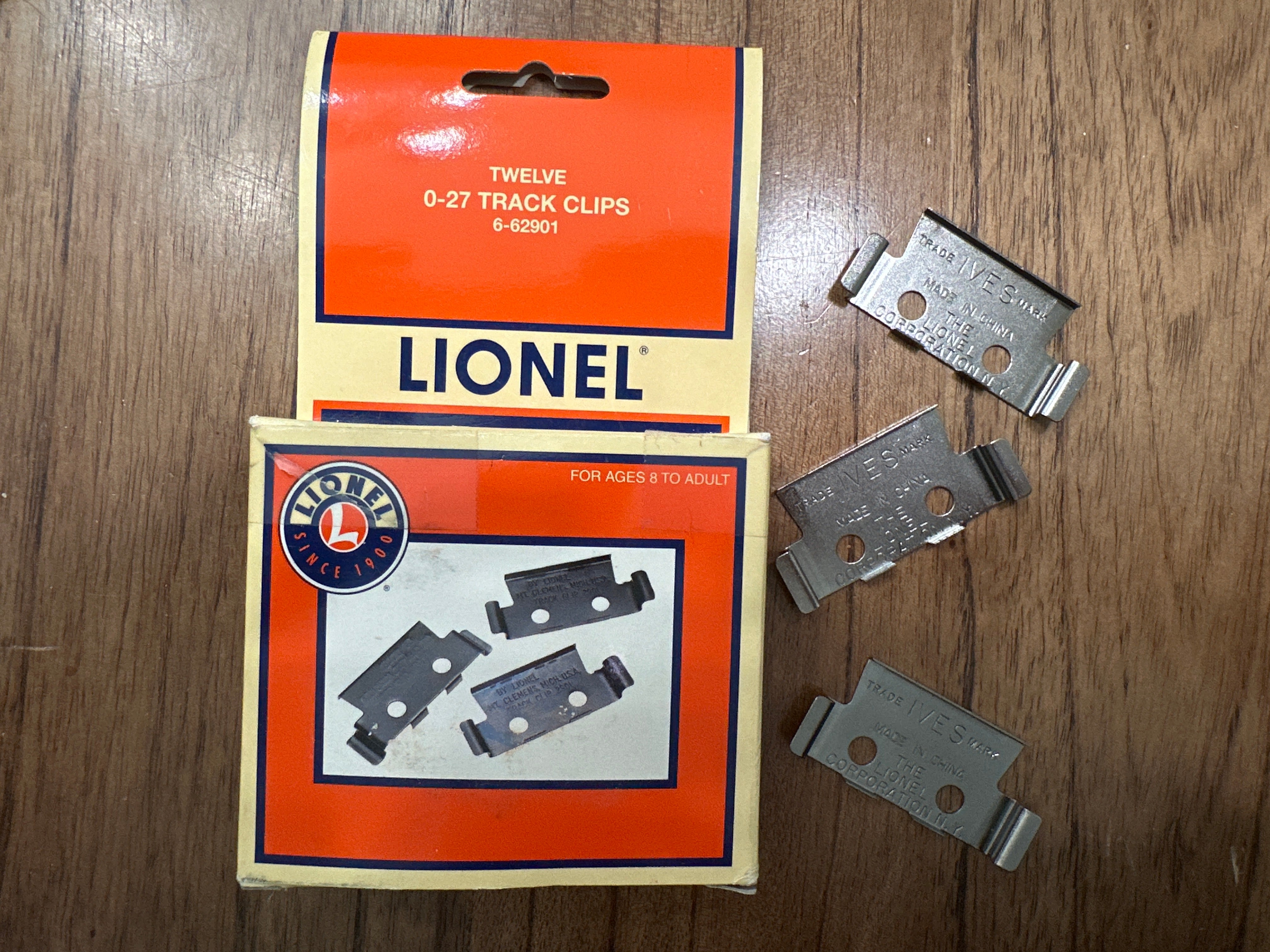 Lionel Twelve O-27 Track Clips (6-62901) – A&S Trains