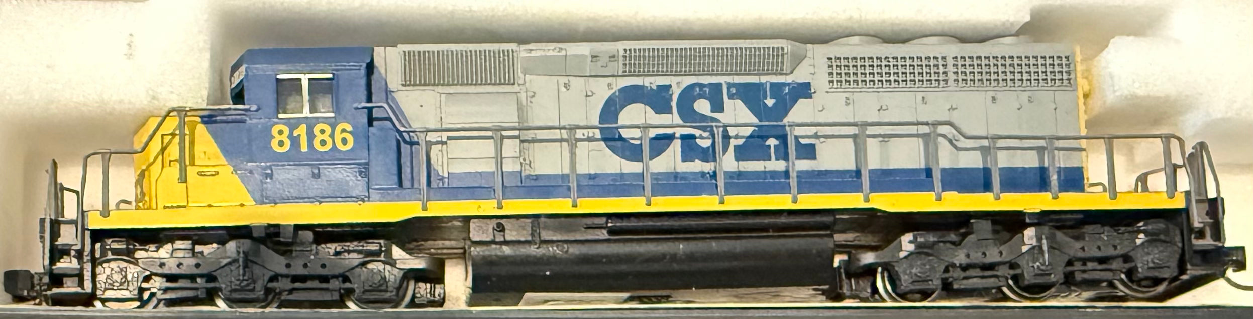 Kato N Scale 176-4805 SD40-2 Early CSX RD#8186 – A&S Trains