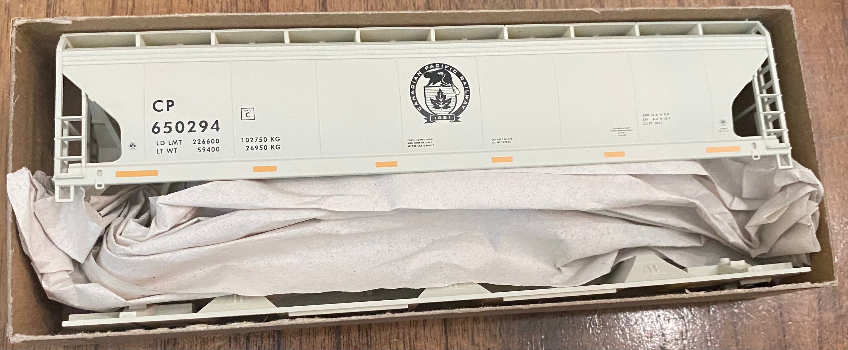Accurail H.O. Scale 8122 Canadian Pacific ACF Covered Hopper Road # 65 ...
